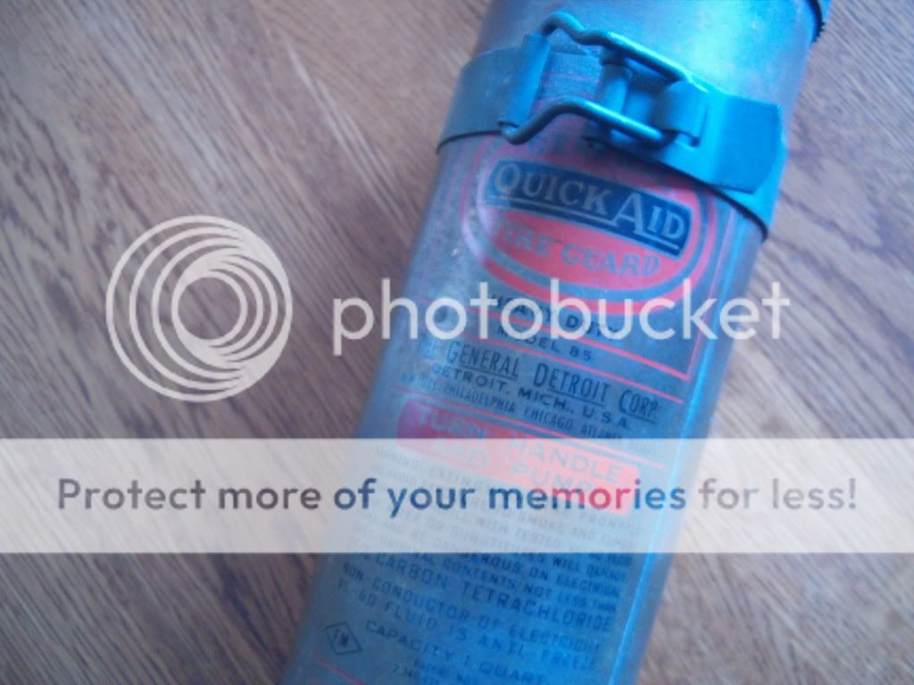 WW2 Sherrill Compass fire extinguisher and first aid - G503 Military ...